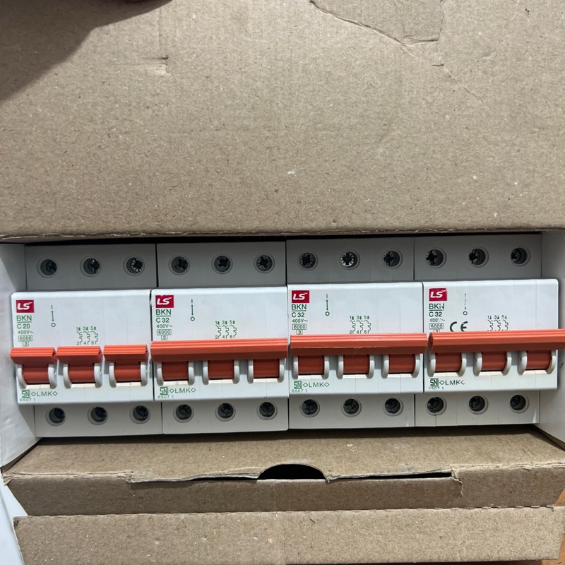Jual MCB LS BKN 3P 3 Phase 32A 6kA Original | Shopee Indonesia