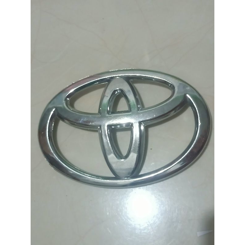 Jual emblem logo toyota inova fortuner 75311-0k030 original | Shopee ...