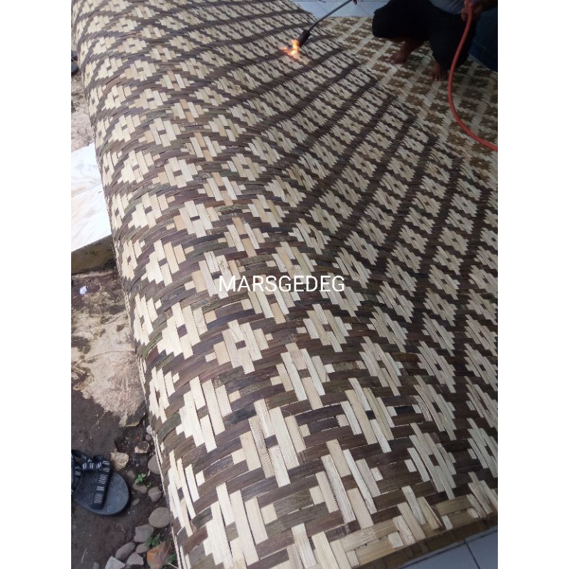 Jual Anyaman bambu motif/Bilik/Gedeg/gribik/tabag/kepang ukuran 2mx2m ...
