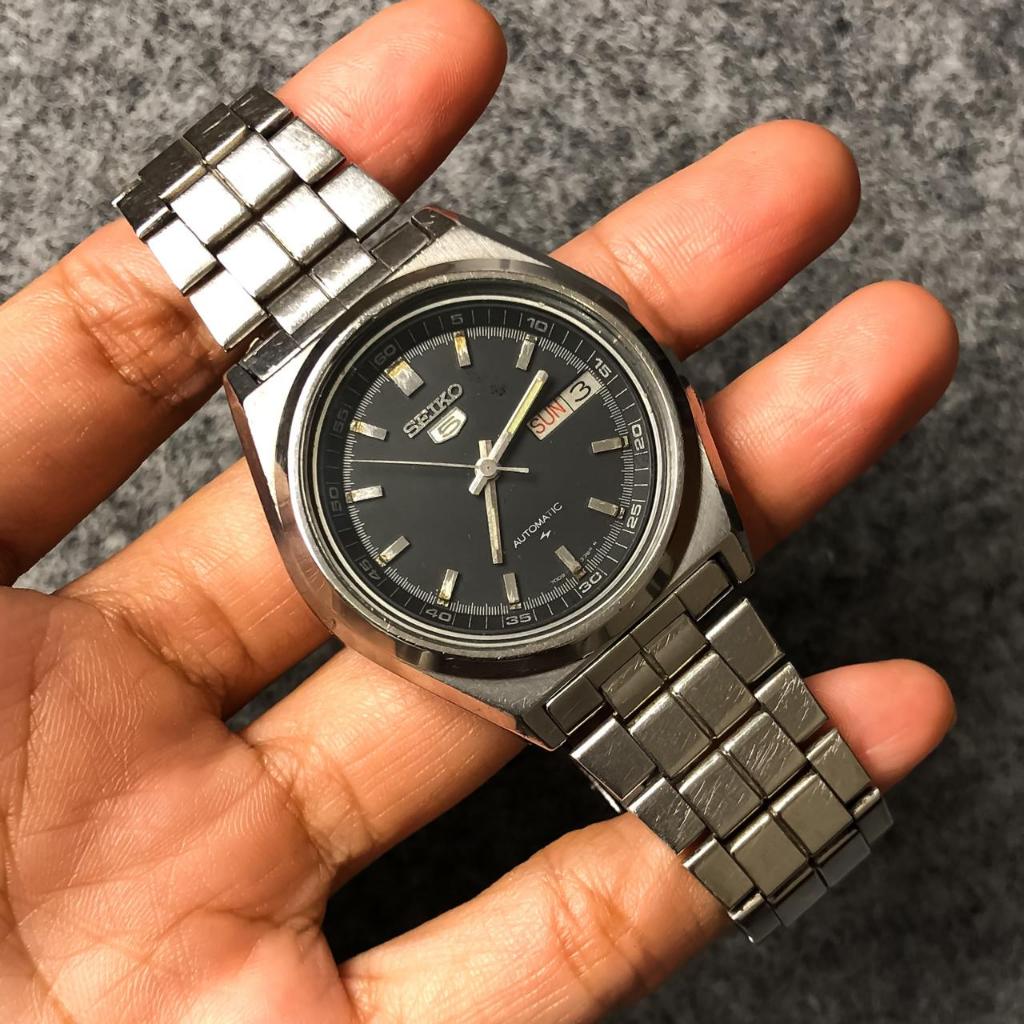 Jual Jam tangan seiko hitam second original | Shopee Indonesia