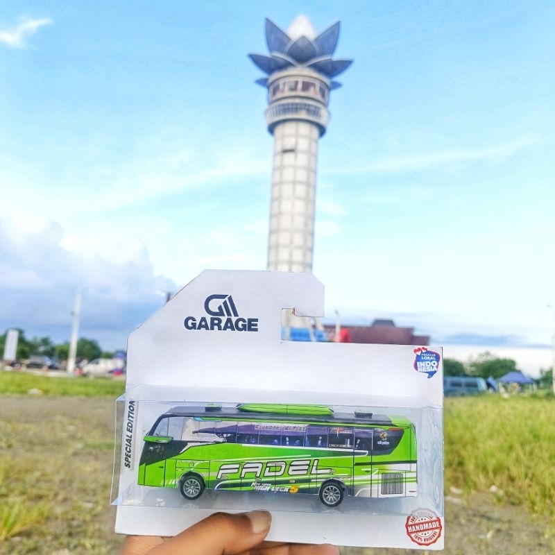 Jual Miniatur Bus MAUDI JET BUS 5 ASYROF Mainan bis basuri skala 1/87 ...