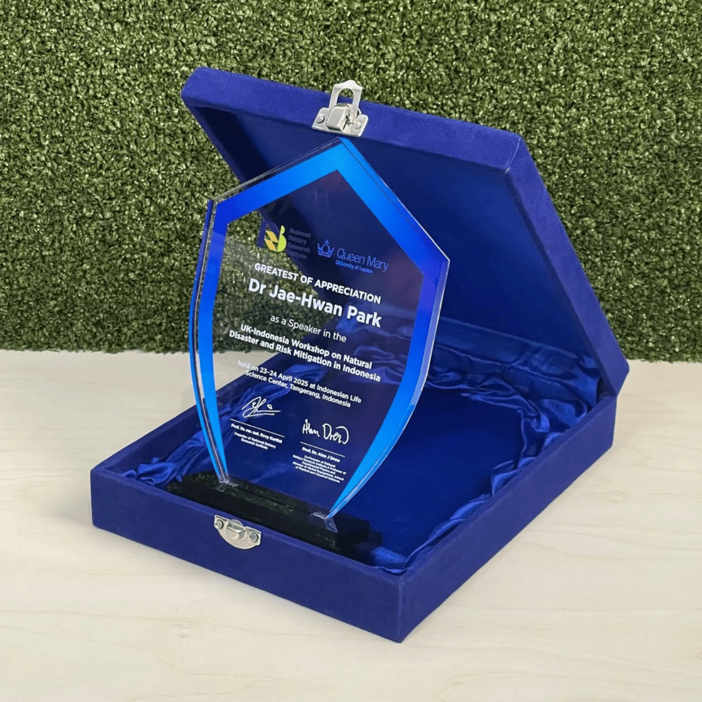 Jual pelakat akrilik, pelakat pkl, pelakat kkn, plakat ppl, plakat ...