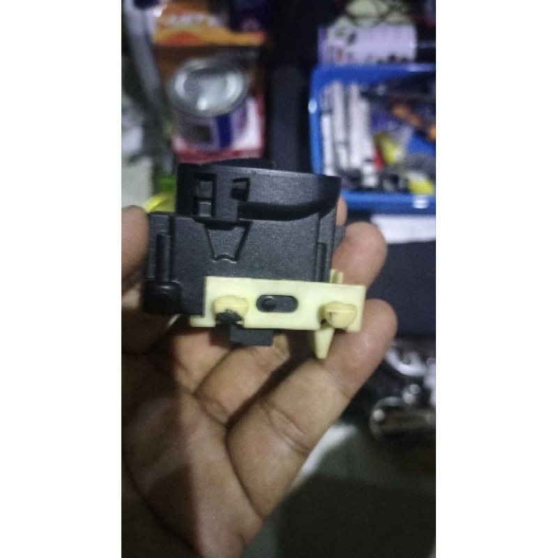 Jual switch power window w203 bagian belakang | Shopee Indonesia