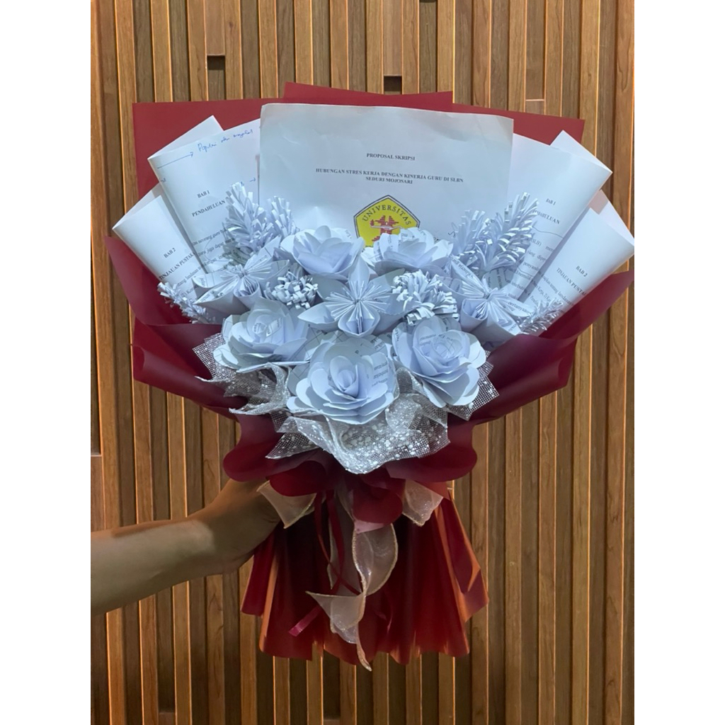 Jual buket bunga kertas skripsi | Shopee Indonesia