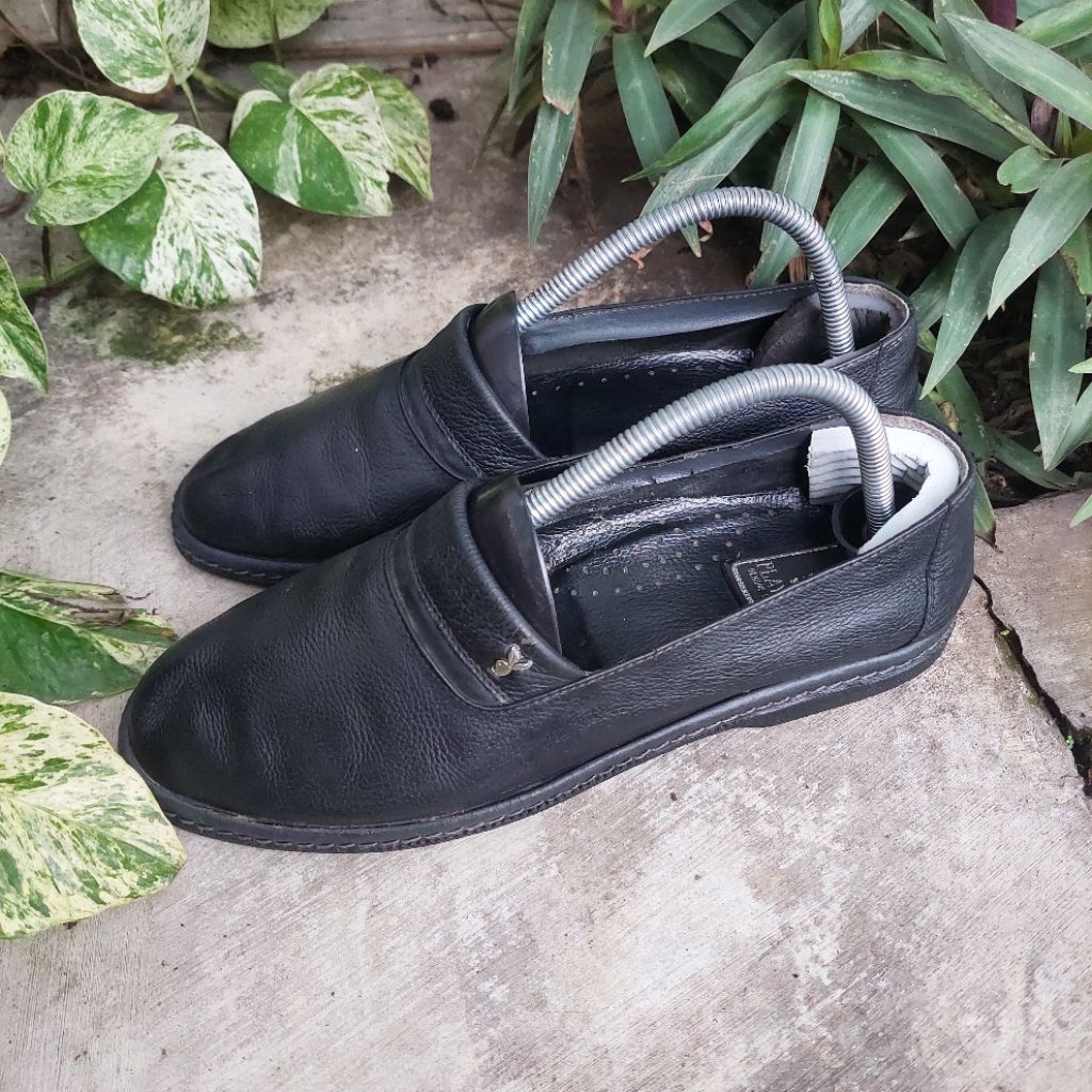 Jual sepatu loafer second play boy size 40(25,5cm) | Shopee Indonesia