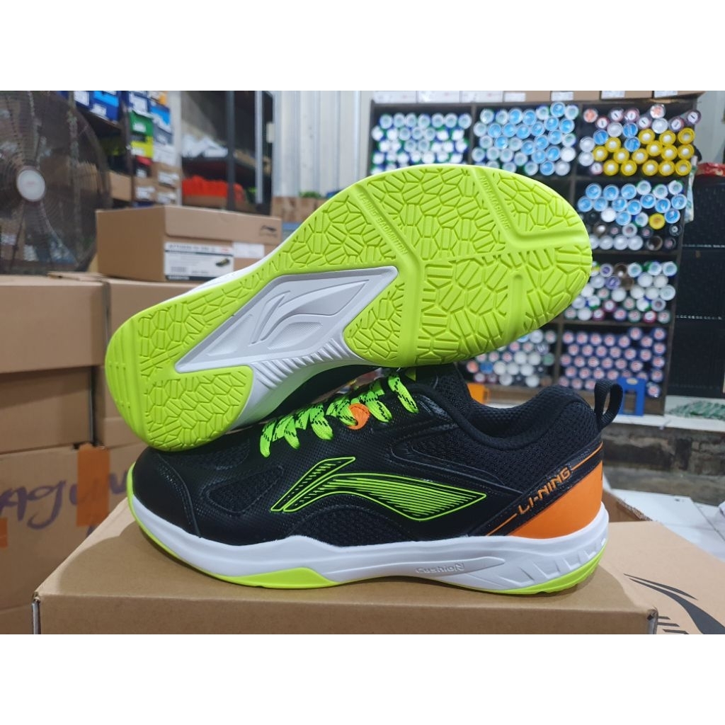 Jual sepatu badminton lining ultra ll lll original lining ultra speed ...