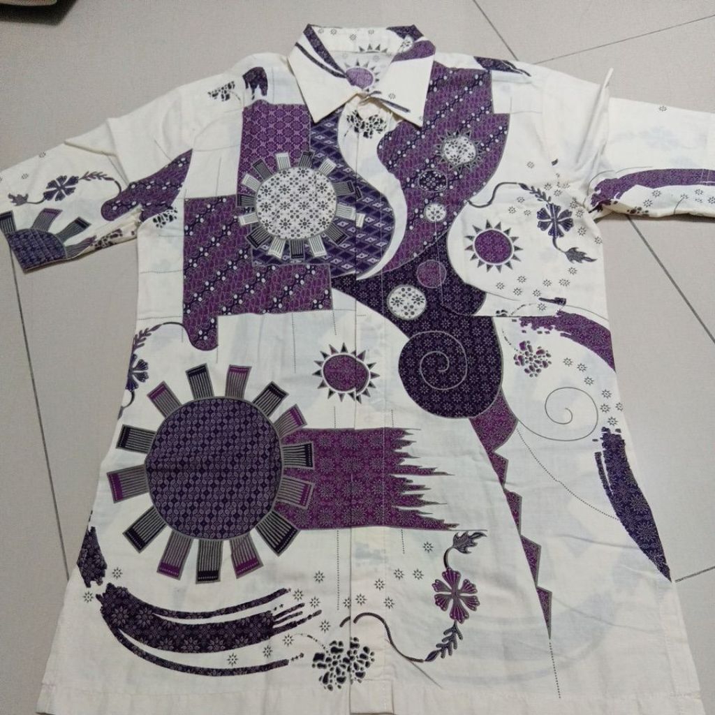 Jual preloved kemeja batik halus pangestu LD 94cm | Shopee Indonesia