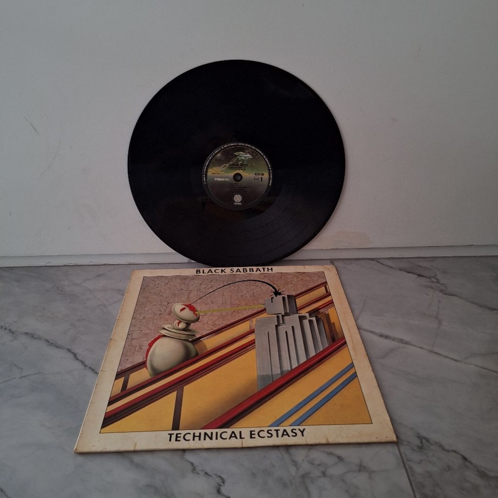 Jual VINYL // BLACK SABBATH - TECHNICAL ECSTASY | Shopee Indonesia