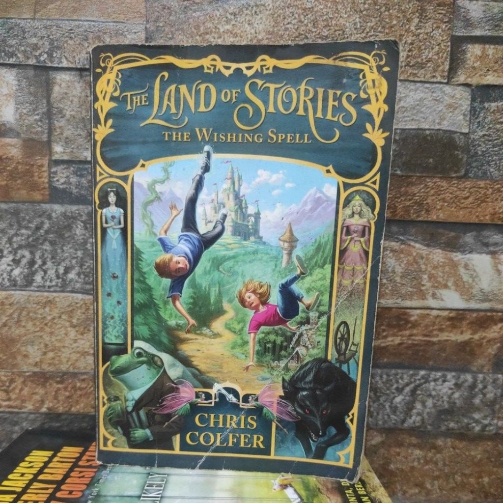 Jual Novel Import The Land Of Stories The Wishing Spell - Chris Colfer ...
