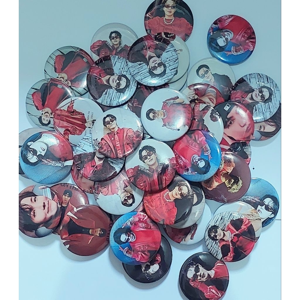 Jual Freebies Pin peniti / Freebies Pin Bros BTS diameter 4,4cm | Shopee Indonesia