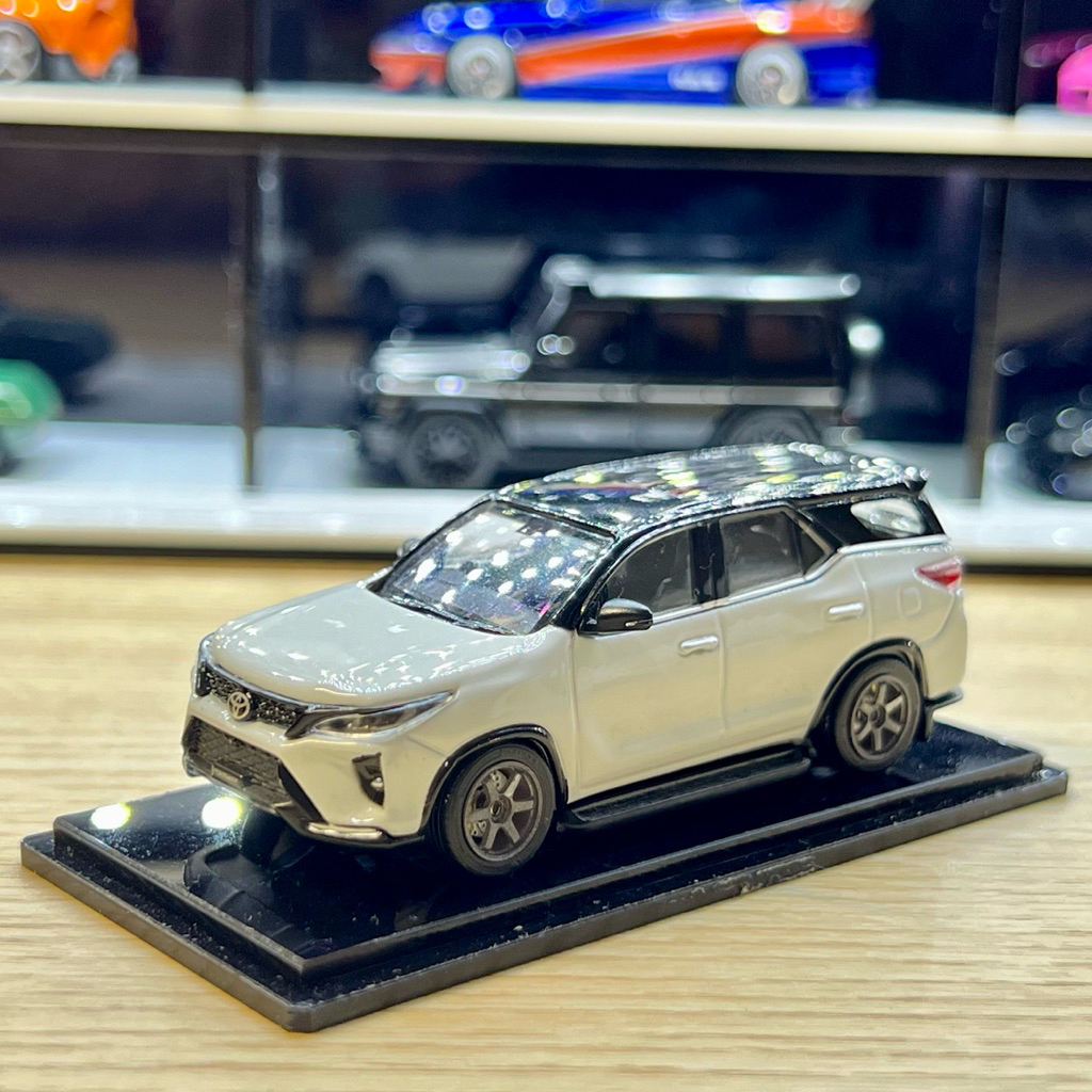 Jual Para64 Toyota Fortuner Legender modif cumi darat + velg resin ...