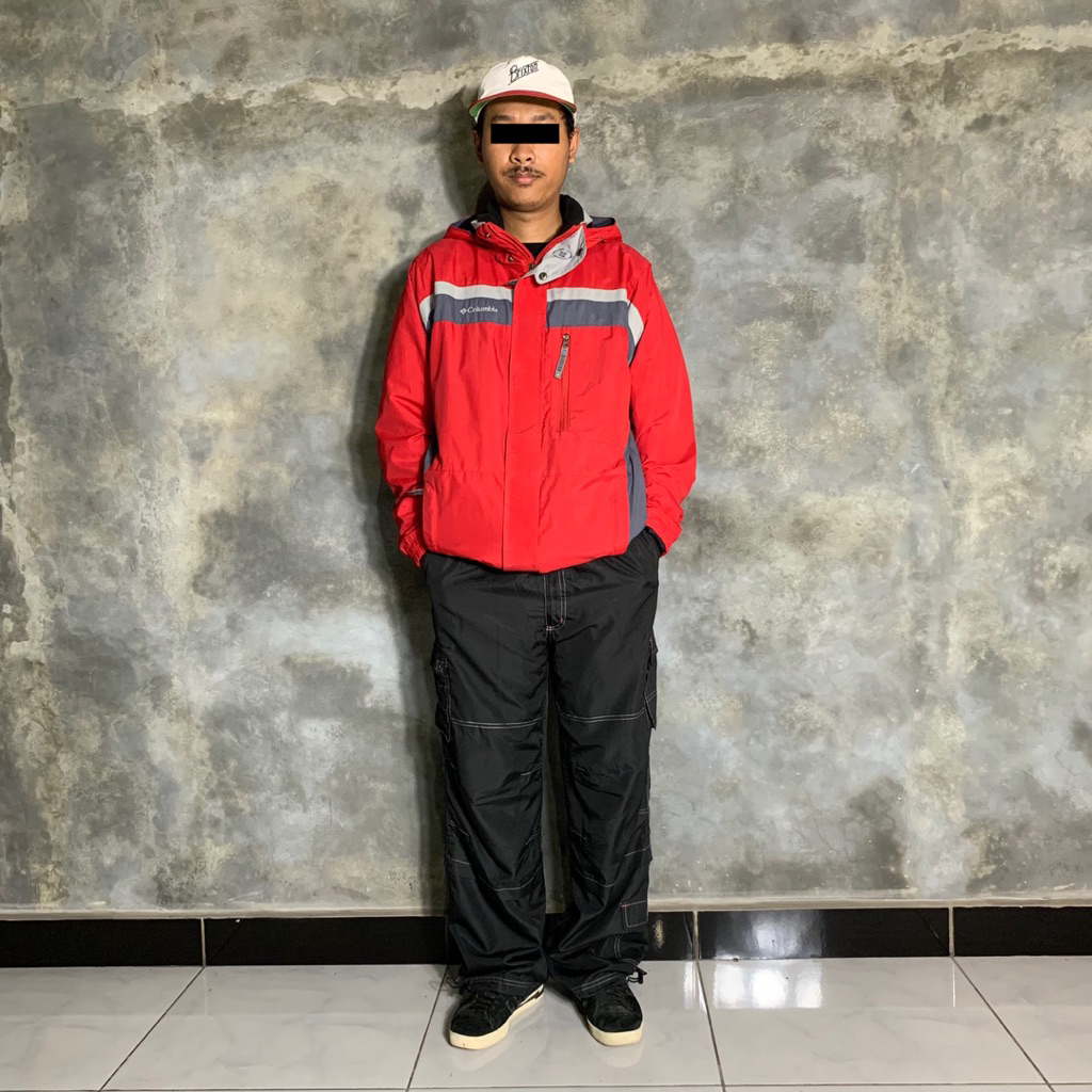 Jual Outdoor jacket Merah size fit L | Shopee Indonesia