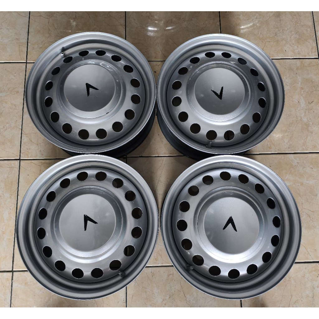 Jual VELG KALENG VINFAST VF3 R16 PCD 4x100 ORIGINAL | Shopee Indonesia