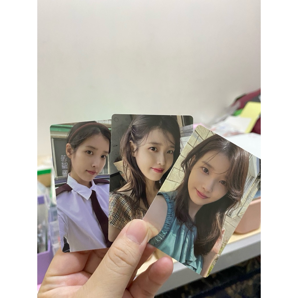 Jual IU — A FLOWER BOOKMARK 3 OFFICIAL PHOTOCARD | Shopee Indonesia
