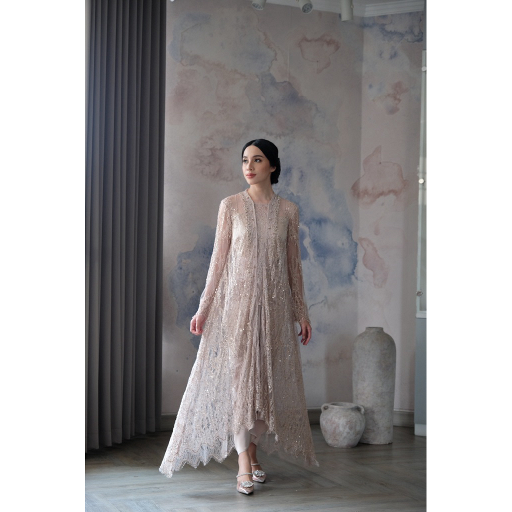 Jual Long Modern Kebaya in Champagne | Shopee Indonesia