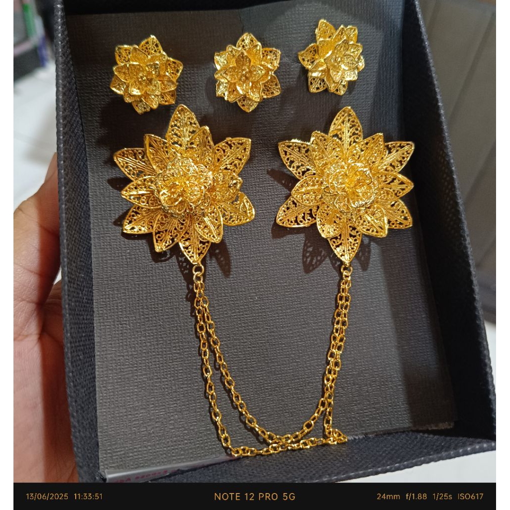 Jual bross kancing alpaka model bunga turi lapis emas | Shopee Indonesia