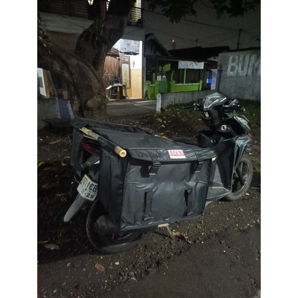 Jual Tas Keranjang Motor Anti air. Tas Kurir Besar. Tas Obrok Motor ...