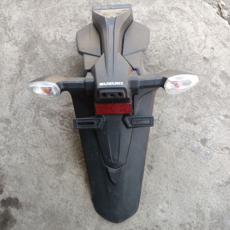 Jual spakbor belakang suzuki gsx 150 bekas original | Shopee Indonesia