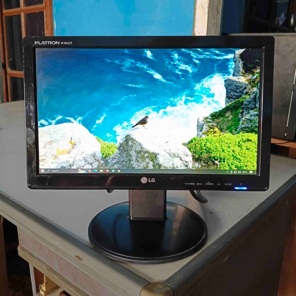 Jual Monitor Lcd Merk LG Flatron W1642S Ukuran Layar 16 Inch Kondisi ...