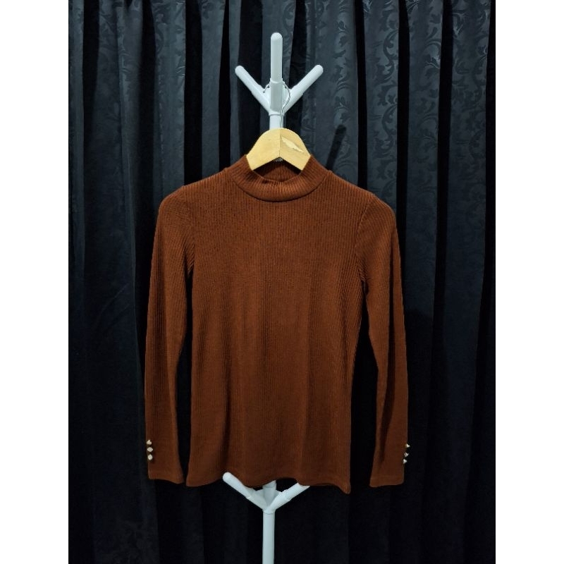 Jual Uniqlo Inner Panjang Kancing Inara Terracotta | Shopee Indonesia