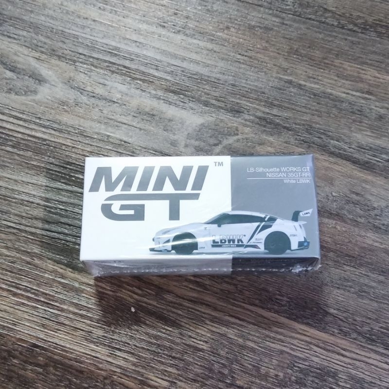 Jual Mini GT 209 Nissan R35 White LBWK | Shopee Indonesia
