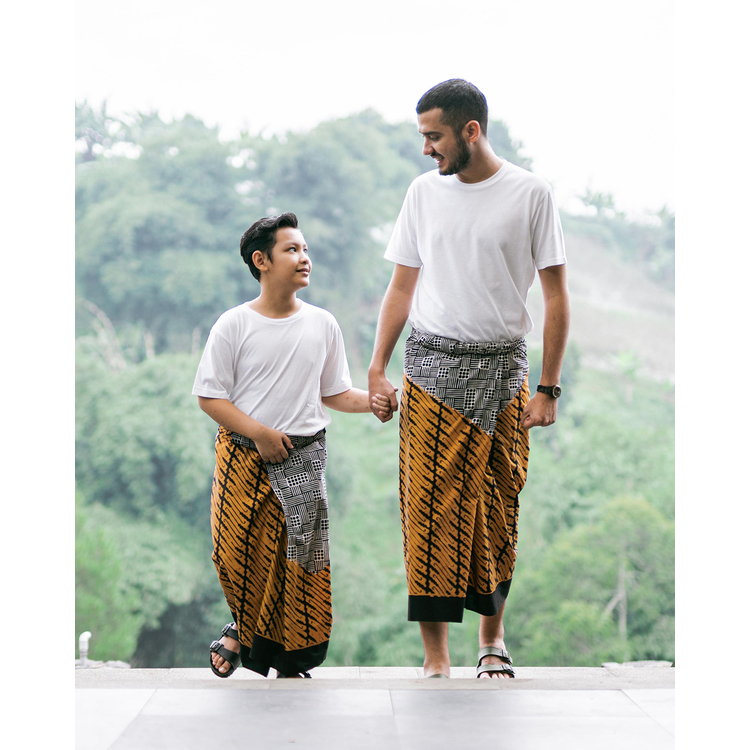Jual Bhatara Batik Hampers Ramadhan Set Couple Ayah dan Anak Sarung ...