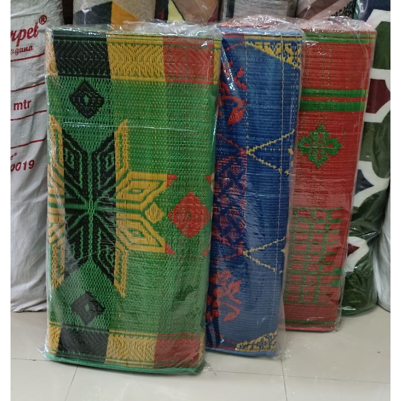 Jual Tikar Plastik Lipat 3 Merk Kuda Laut / Tikar Untuk Acara Keluarga ...