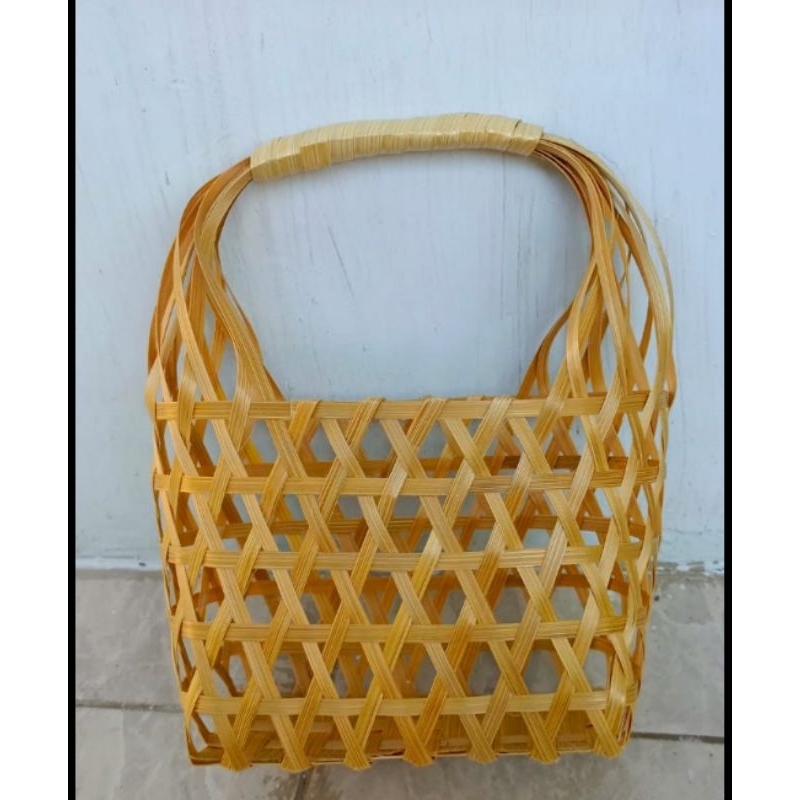 Jual KERANJANG BUAH/TAS DARI BAMBU/KERANJANG BAMBU/CANGKINGAN | Shopee ...