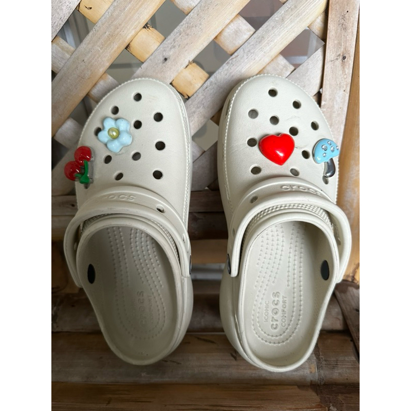 Jual Crocs Classic Platform Clog - bone | Shopee Indonesia