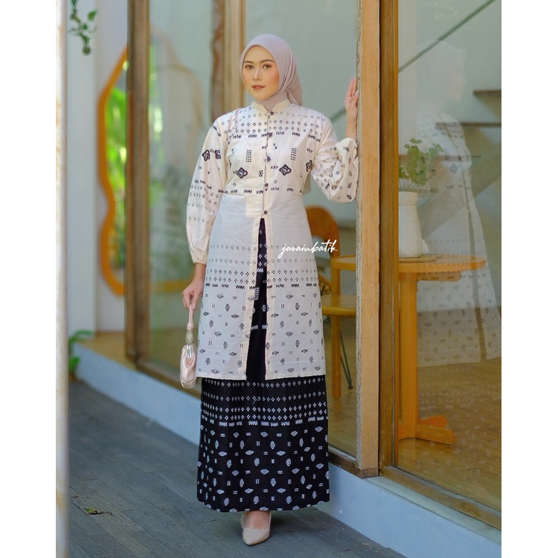 Jual javainbatik - SET FAMILY BATIK CAP BASIC CREAM PRIA DAN WANITA - batik kondangan - couple ...