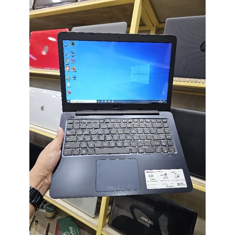Jual Laptop Leptopn Asus E402Y RAM 4GB SSD 128GB Generasi terbaru Sudah ...