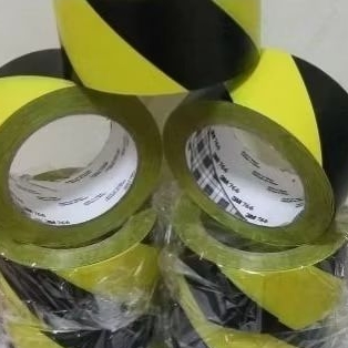 Jual Lakban Lantai Kuning Hitam/floor marking tape 3M 766 | Shopee Indonesia