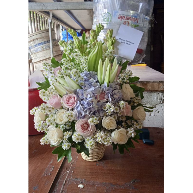 Jual rangkaian bunga meja/bunga fresh/bunga mawar | Shopee Indonesia