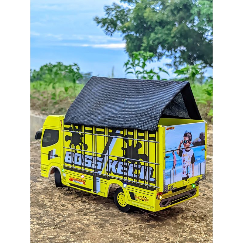 Jual miniatur truk bahan full kayu triplek Dengan livery cutting ...