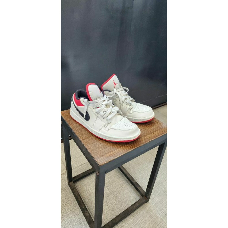 Jual Air jordan low 1 university white on red Nike sepatu bekas 100% ...