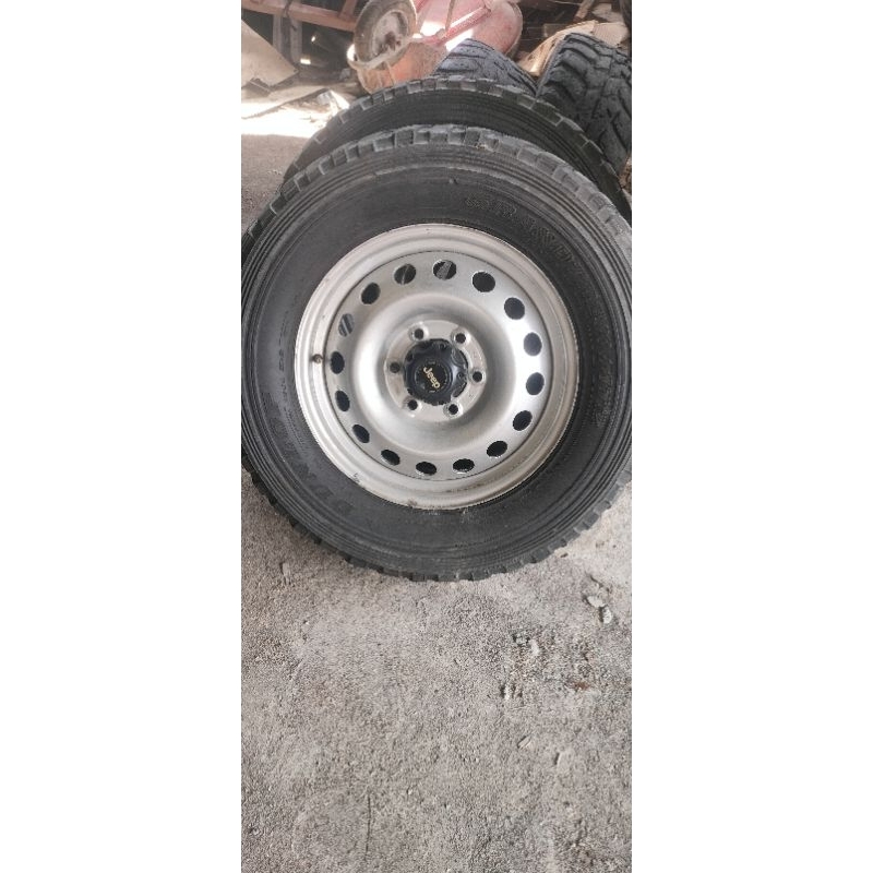 Jual velg kaleng plus ban r17 hilux | Shopee Indonesia