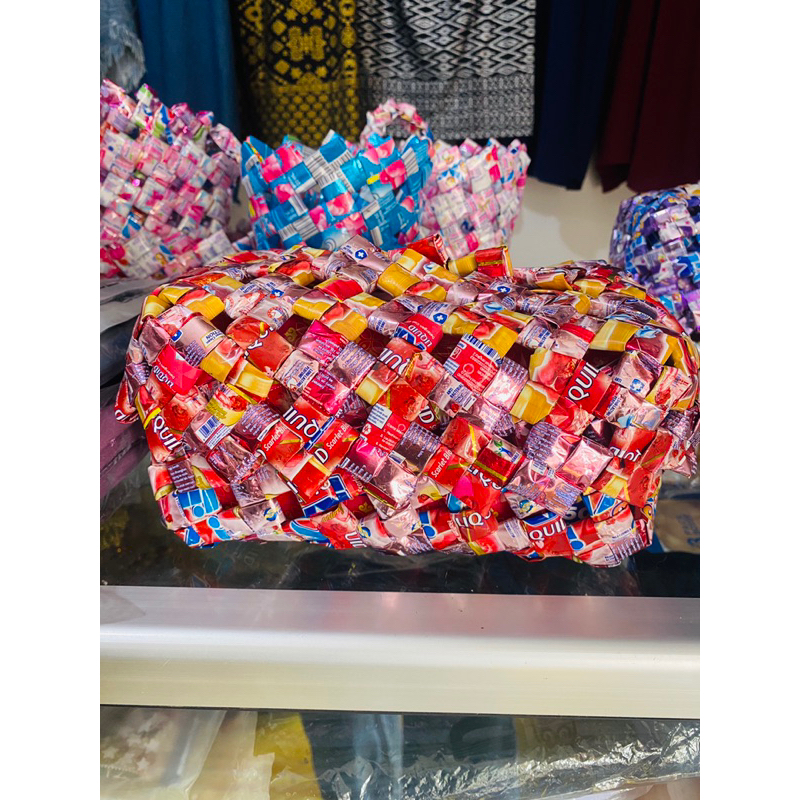 Jual tempat tissu + tissue , hand made dari daur ulang warna merah dan ...