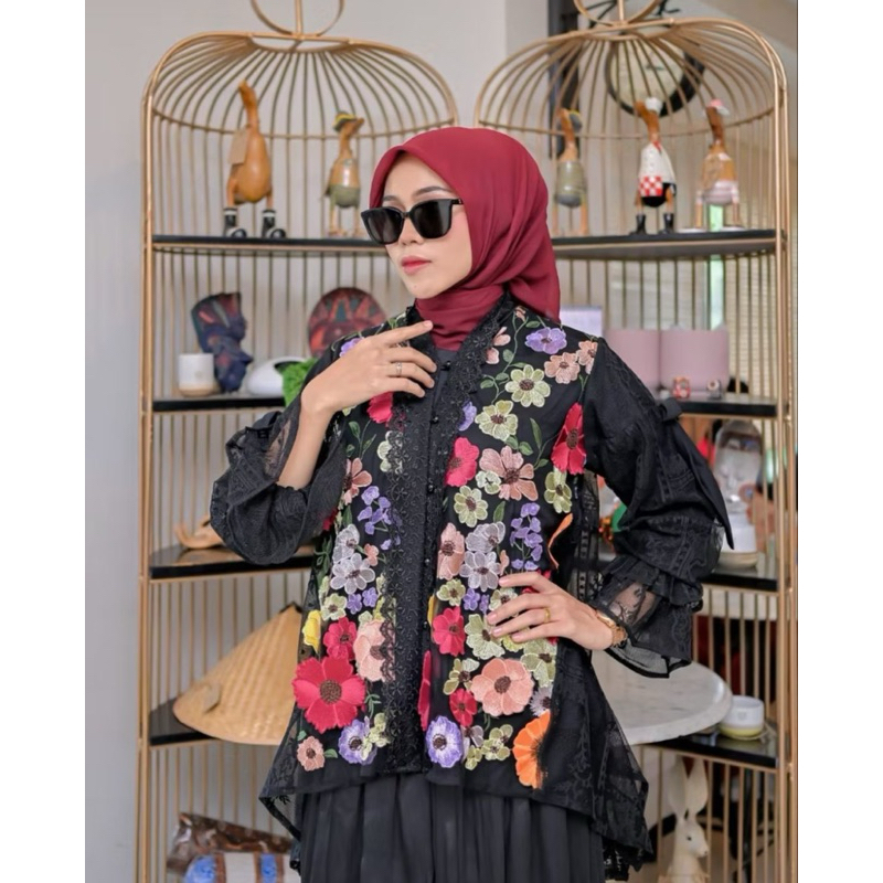 Jual Your-fit borkat kebaya dan blouse Tulle Bordir x Malika Full Furing Bahan adem dan tidak ...