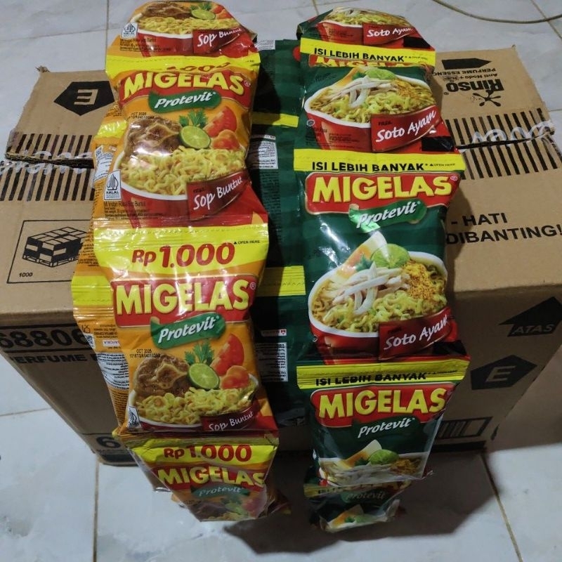 Jual mie gelas sop buntut & mie gelas soto ayam per renteng | Shopee ...