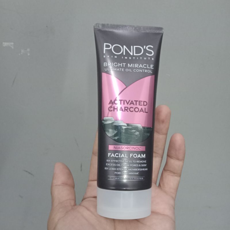 Jual PONS BRIGHT MIRACLE ACTIVATED CHARCOAL FACIAL FOAM 100GR | Shopee ...