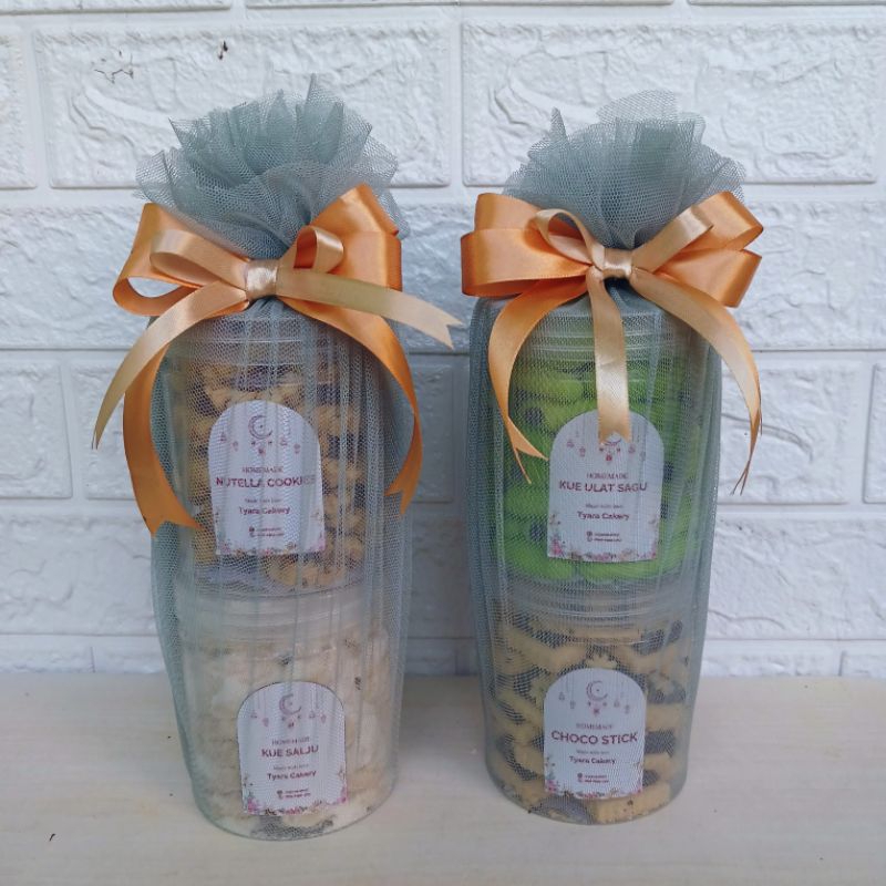 Jual Paket Hampers 2 toples kue tabung 600ml | Isi Random tidak bisa ...