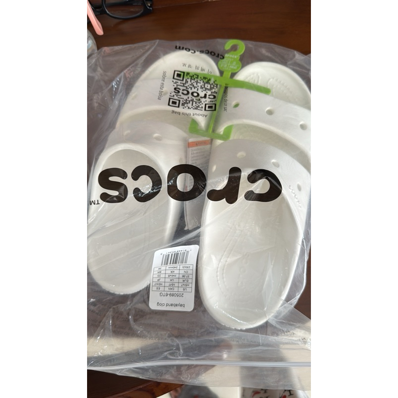 Jual dijual sandal classic crocs (original) | Shopee Indonesia