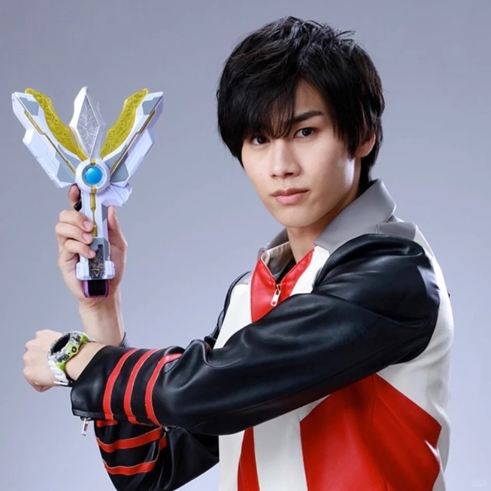 Jual Ultraman Transformer Ultraman Trigga Transformer God Light Rod ...