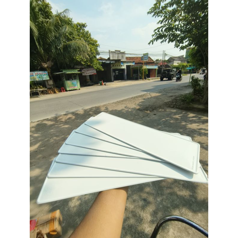 Jual Bahan plat mobil original simbol pojok kanan D / E terbaru( harga ...