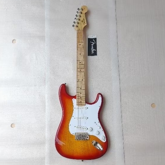 Jual Gitar Fender Stratocaster Cherry Burst (Electric Guitar) | Shopee ...