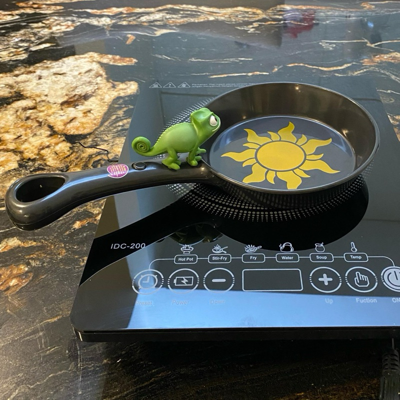 Jual Rapunzel frying pan inspired by the Disney movie Tangled | Shopee ...