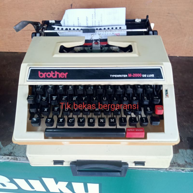 Jual Mesin Tik Brother M 2000 DELUXE Manual Folio berdiri kondisi bagus ...
