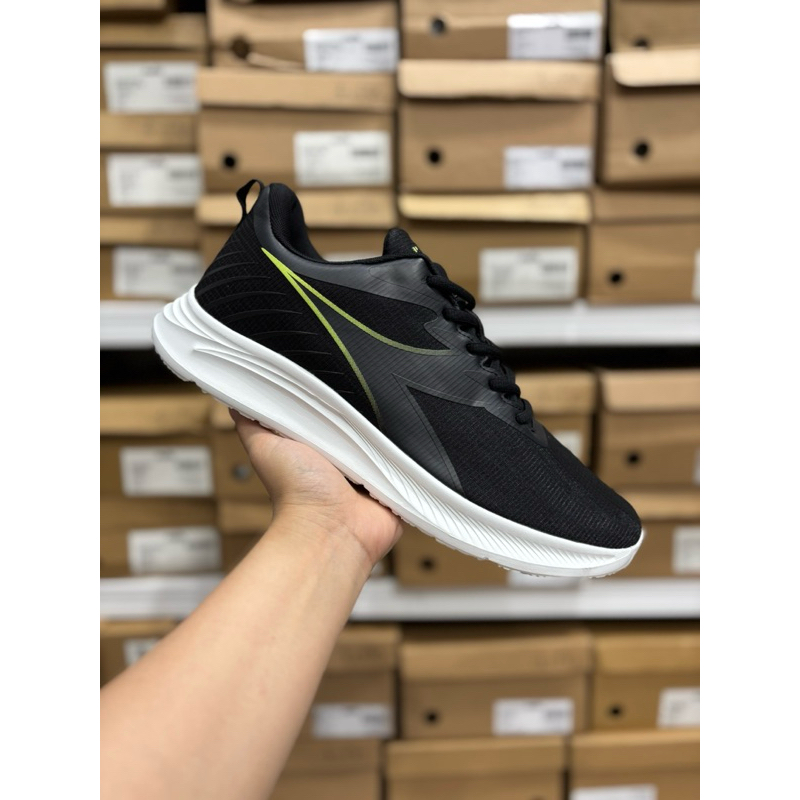 Jual SEPATU RUNNING PRIA MICHAEL BLACK BLACK DIAX24F1102B ORIGINAL BNIB ...