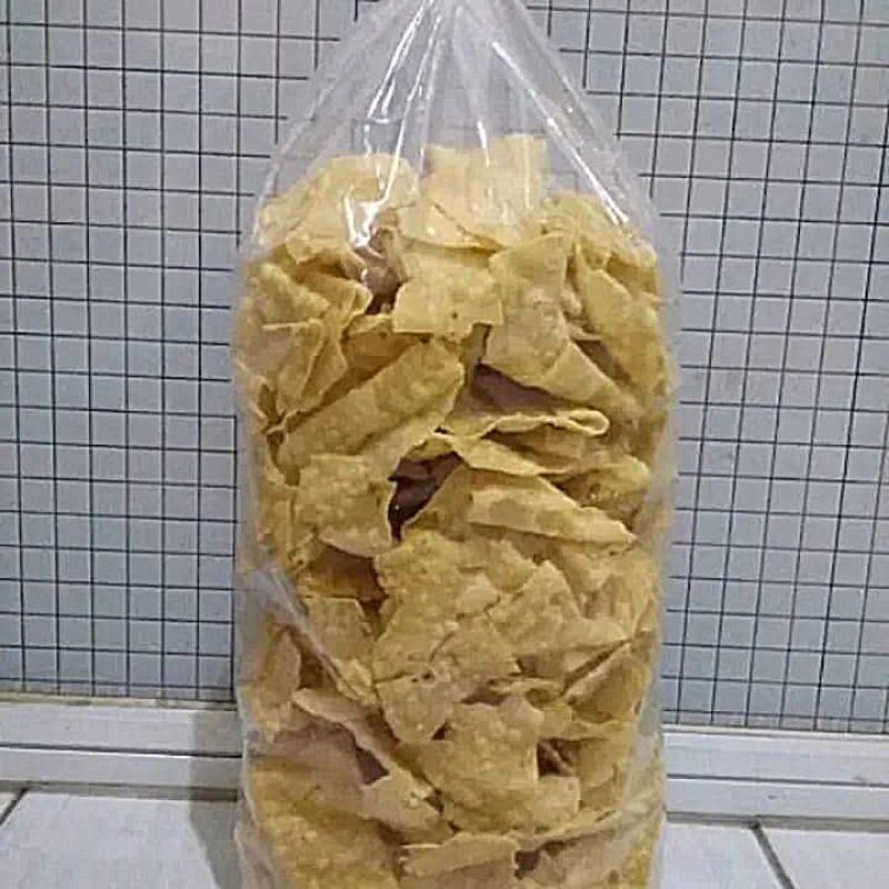 Jual SNACK keripik pangsit / keripik bawang 1KG/bungkus snack makanan ...