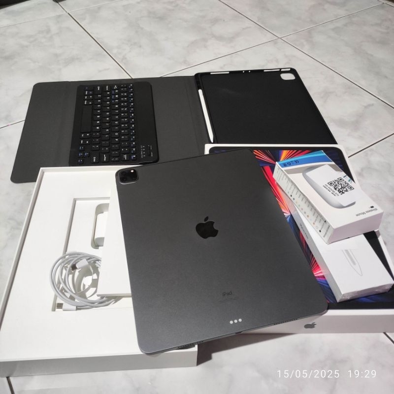 Jual iPad Pro M1 12.9 256GB 13 inch Mulus Lengkap Dus Pensil Cover Keyboard Bekas Second ...